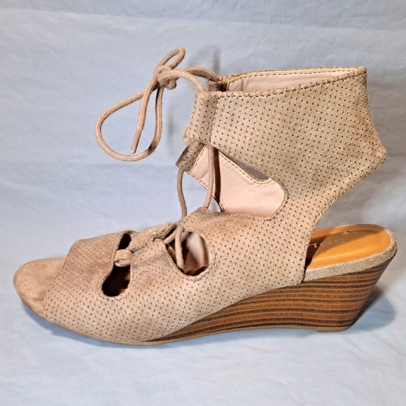 Solanz | Shoes | Solanz Radley Peeptoe Wedge Sandals Womens 8m Tan ...